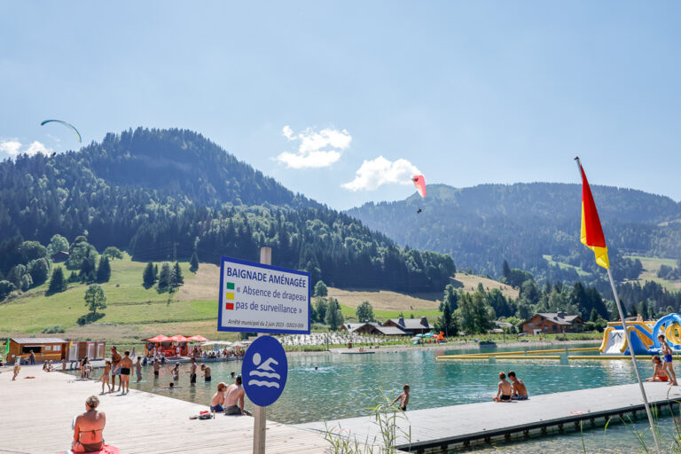 Lac de baignade, plan d'eau des Belles : Praz Lac Aventure